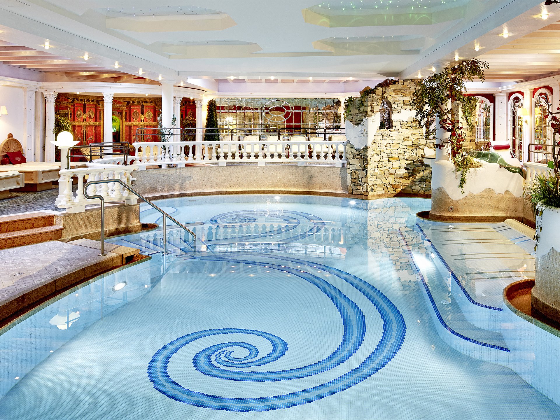 Hotel Neue Post: Bilder & Videos